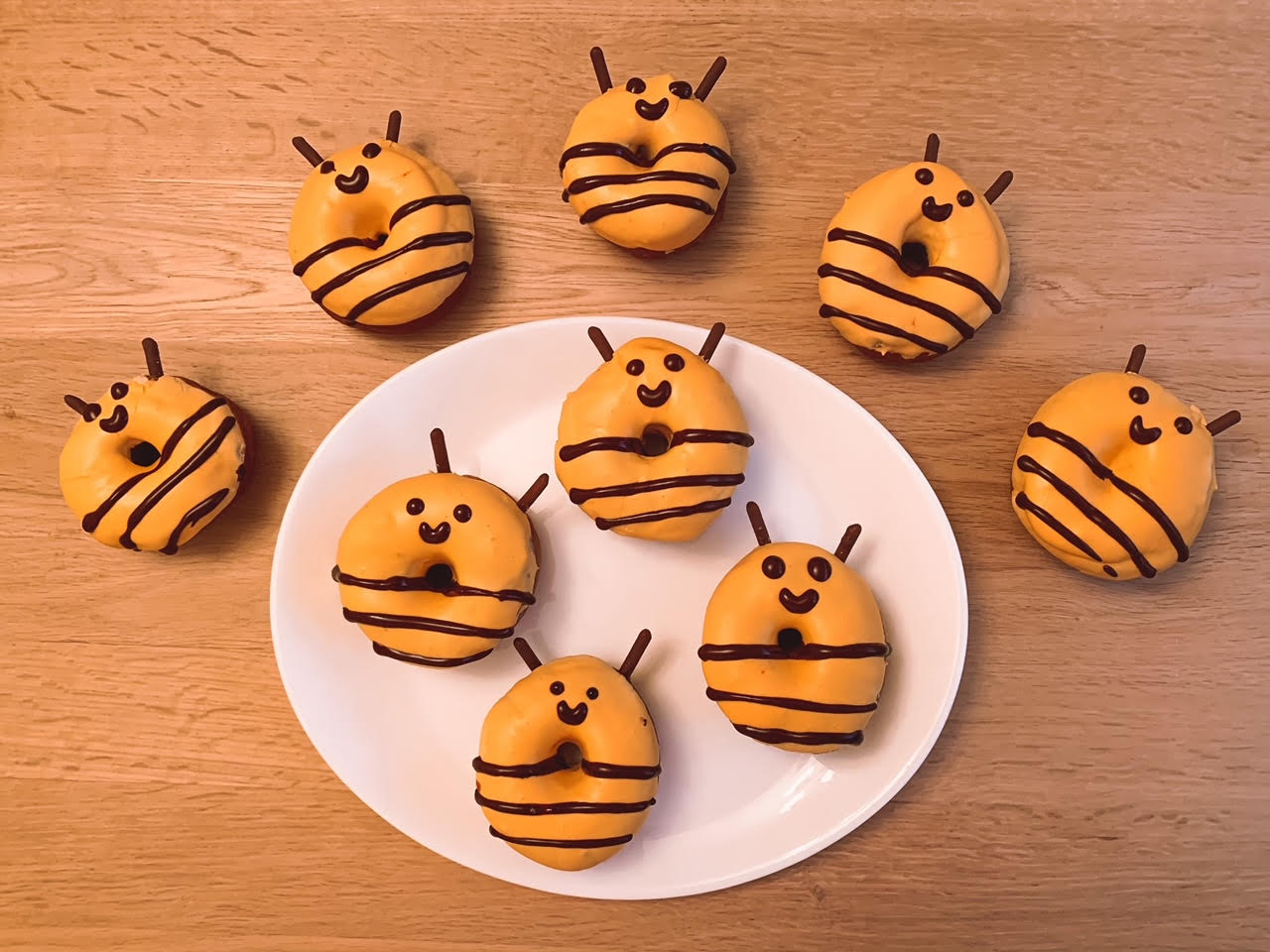 Vegan 'Bumble Bee' Doughnuts | Recipe And Tutorial